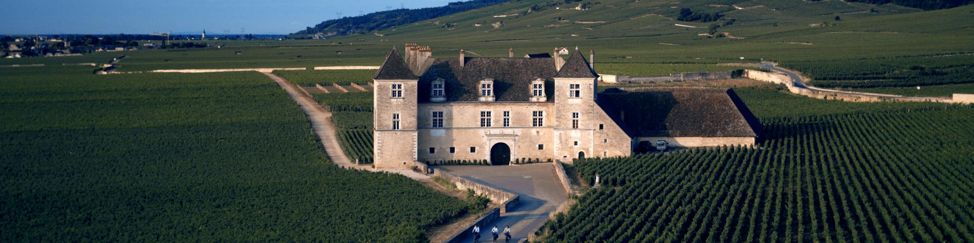CHATEAU DU CLOS DE VOUGEOT | Beaune et le Pays Beaunois Tourisme ...