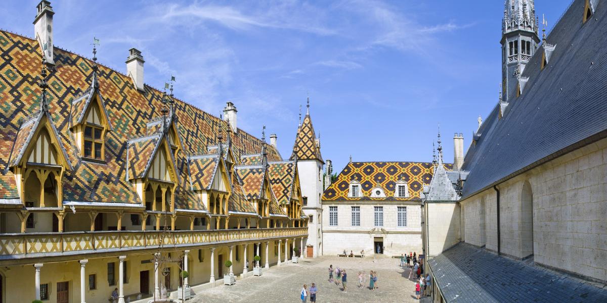 Visiter l’Hôtel-Dieu – Hospices de Beaune | Beaune et le Pays Beaunois ...